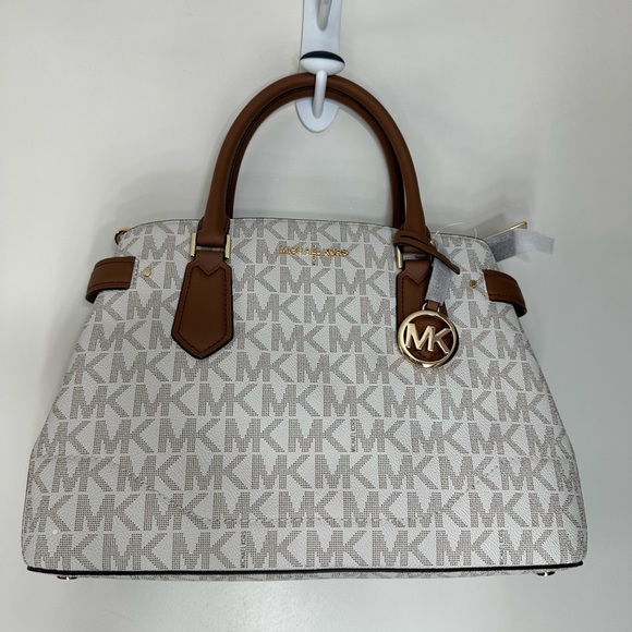 Michael Kors | Bags | Michael Kors Lynn Vanilla Logo Brown Monogram ...